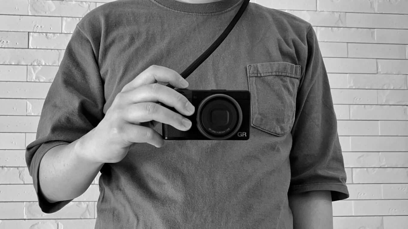 GR IIIx(GR 3x)がPROJECT-CBのスマホストラップで完全体になった。